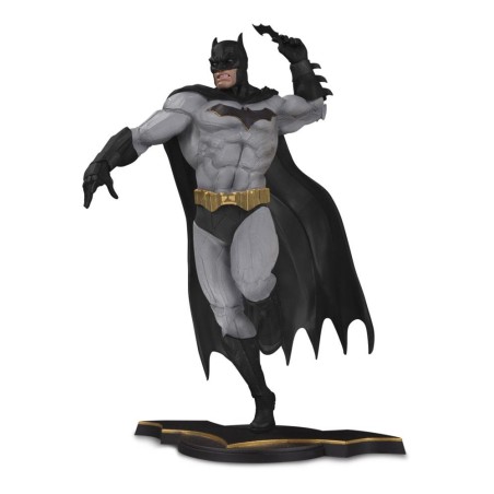 DC Core - Statuette Batman Gray Variant Exclusive 26 cm